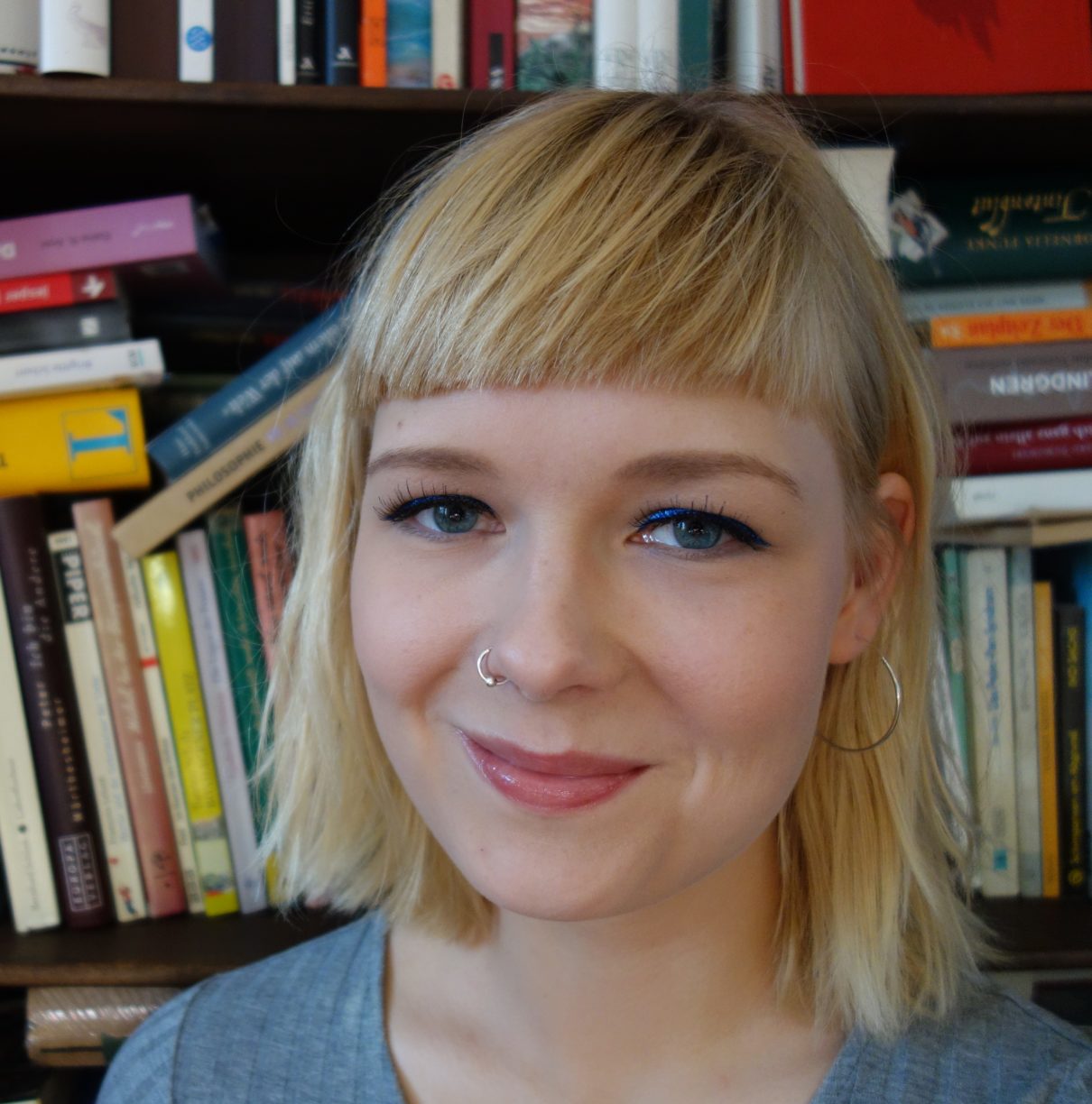 Katja Koslowski: Wir finanzieren uns über den Verkauf von gespendeten ...